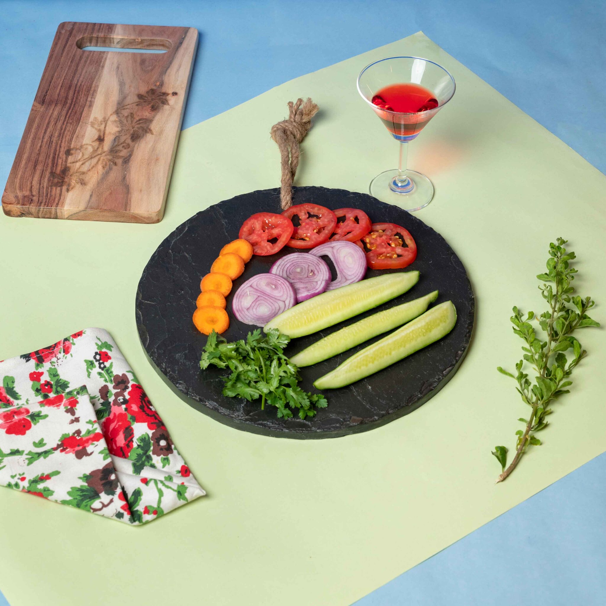 BLACK SLATE ROUND PLATTER LUXLINA